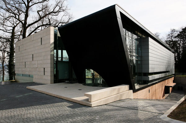 Contemporary Architecture with Powerful Sculptural Forms Residence